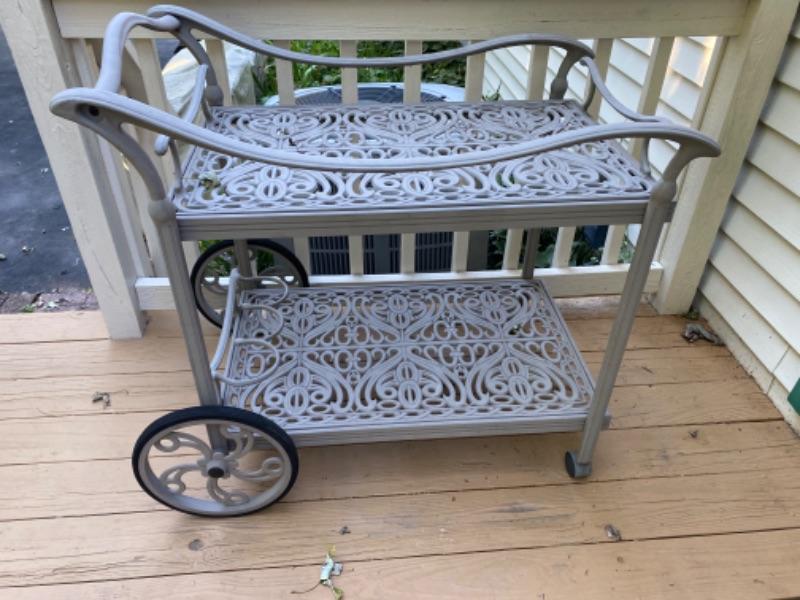 565: Cast Aluminum Outdoor Tea Cart | EstateSales.org