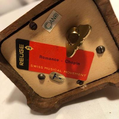 Lot 118 - Novelty Music Boxes | EstateSales.org