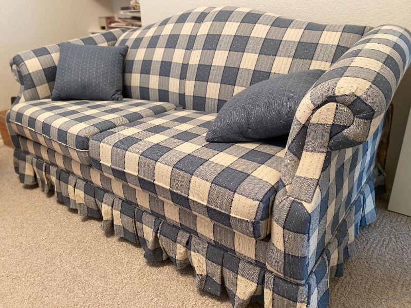 Classic Blue White Checker Sleeper Sofa EstateSales