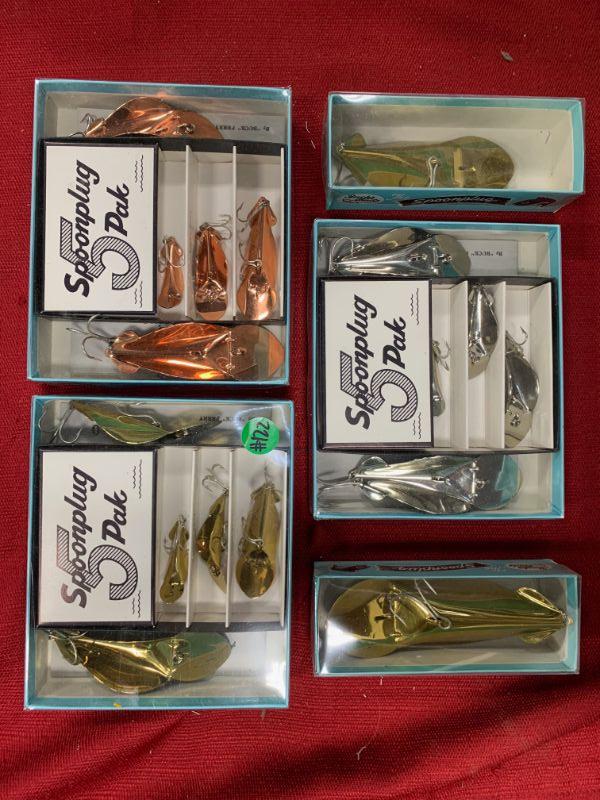 #122 Vintage Spoonplug 5 Pak Lures | EstateSales.org