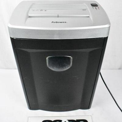 8 Sheets Paper Shredder by Fellowes. Includes collection bin. Model ...
