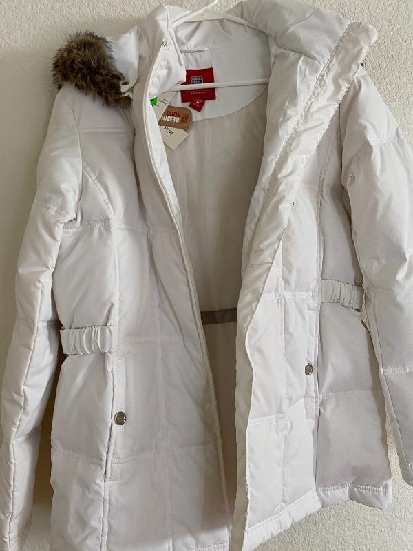 New with tag white winter coat | EstateSales.org