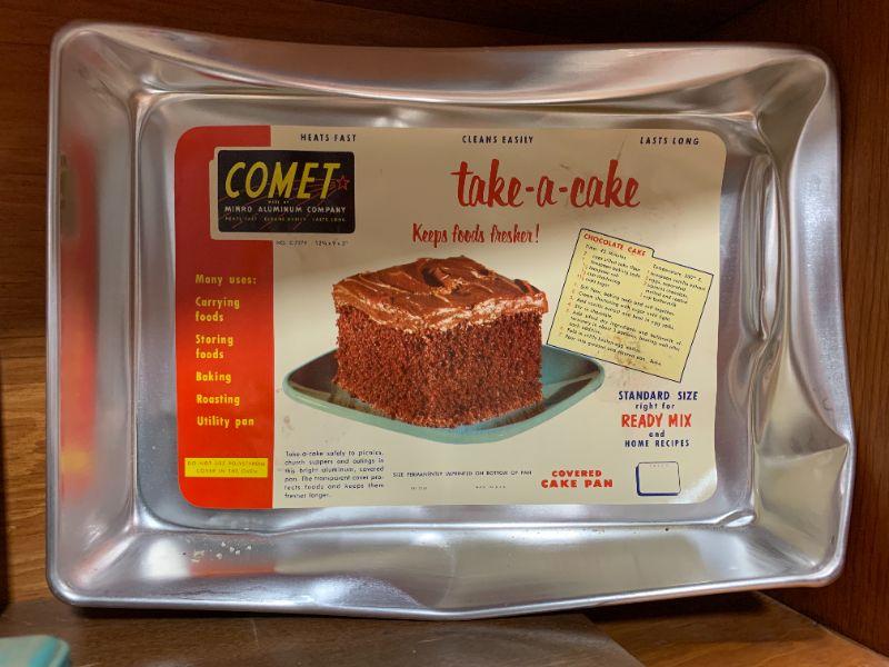 #320 Vintage Comet Cake Pan | EstateSales.org