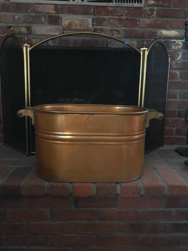 Vintage REVERE WARE Copper Wash Tub with wood handles | EstateSales.org