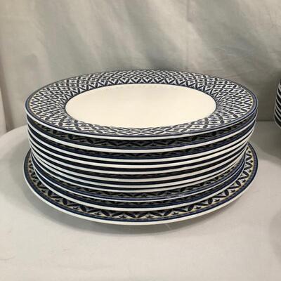 Lot 137 - Victoria Beale Dinnerware Set | EstateSales.org