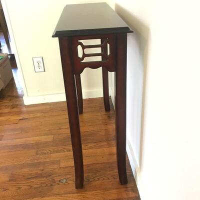 Lot 28 - Bombay Entry Table and Lamp | EstateSales.org