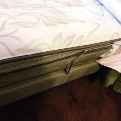 Queen Size Easy Rest Adjustable Bed 61" | EstateSales.org