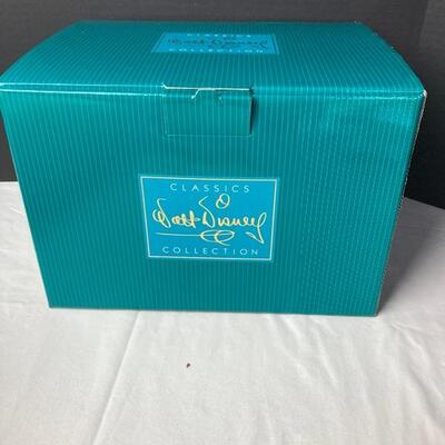 Lot #316 Walt Disney Classics Chef Donald Figurine and VHS Tape ...
