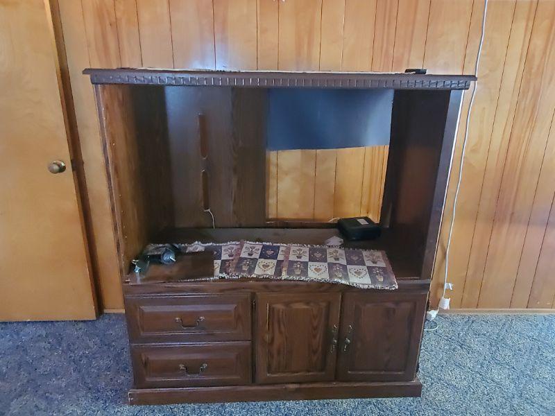 1960s entertainment center | EstateSales.org