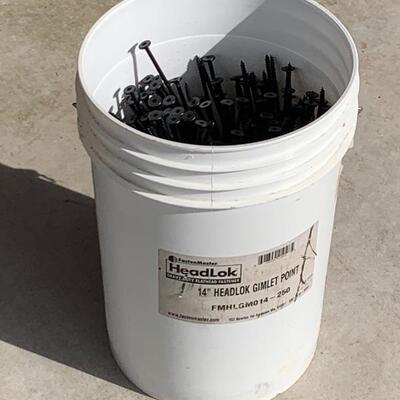 Headlock Heavy Duty Flathead Fasteners | EstateSales.org