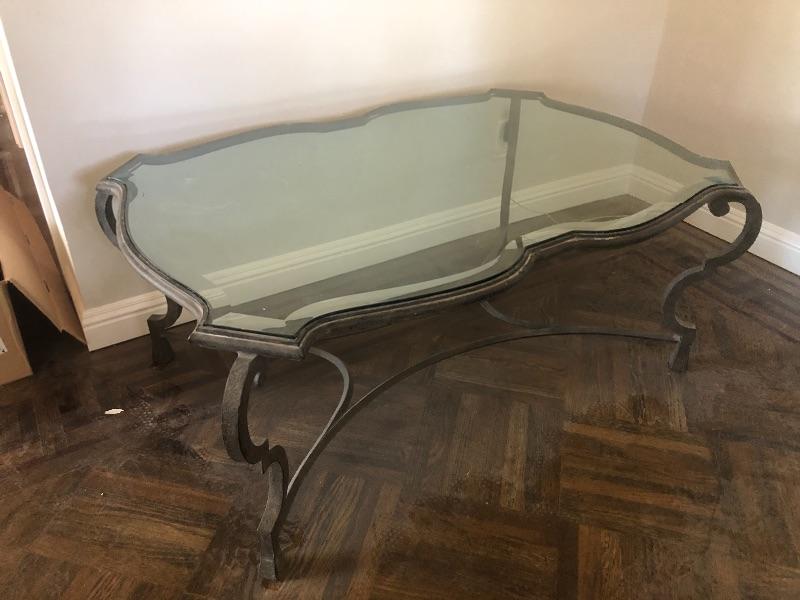 A very nice coffee table. | EstateSales.org
