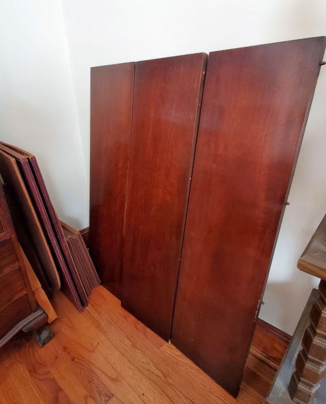 1950s Drexel Travis Court Mahogany Dining Table with 3 Leaves and pads ...