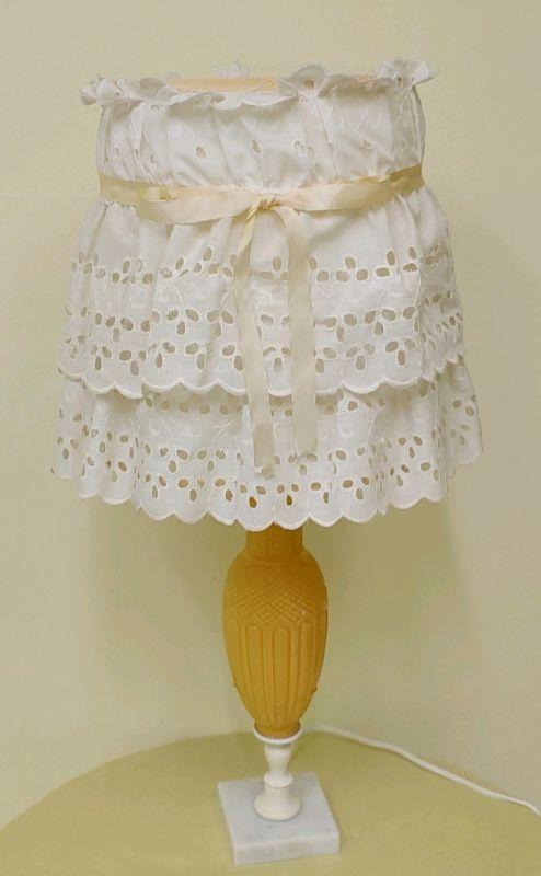 Frilly Table Lamp | EstateSales.org