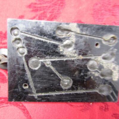 LOT 101 RAILROAD TELEGRAPH MACHINE | EstateSales.org