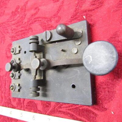 LOT 101 RAILROAD TELEGRAPH MACHINE | EstateSales.org