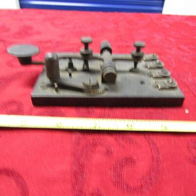 LOT 101 RAILROAD TELEGRAPH MACHINE | EstateSales.org