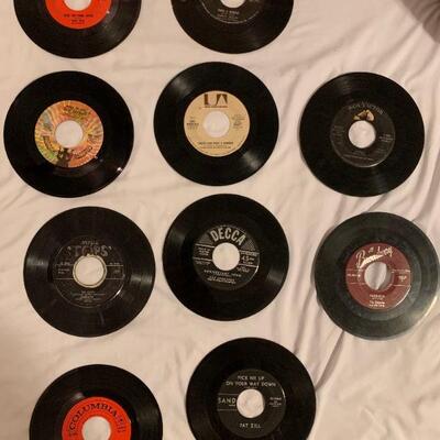 #36 Del Reeves, Pat Zill, Johnny Mathis & More 45's | EstateSales.org