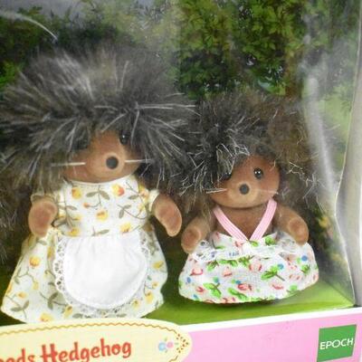 Calico Critters Pickleweeds Hedgehog Family, 4 Poseable Figures - New ...