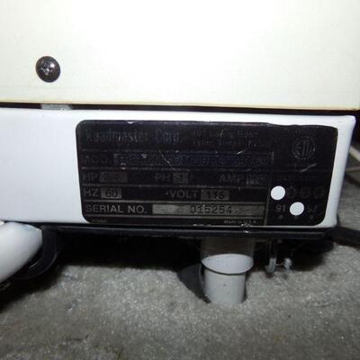 LOT 128 ROADMASTER TREADMILL | EstateSales.org