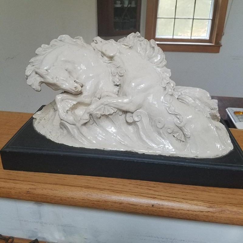 Edna Rose Horse Sculpture | EstateSales.org