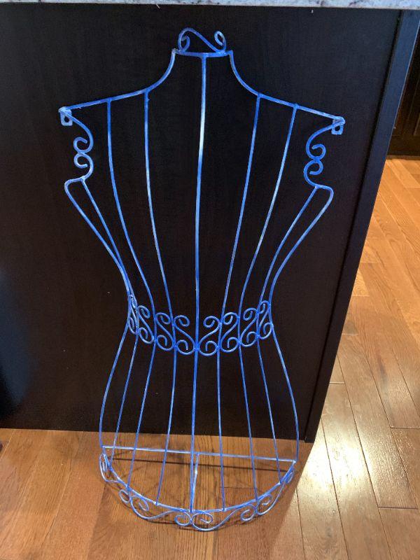 Metal Body Form Display | EstateSales.org