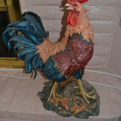 LOT 315 LARGE DE CAPOLI COLLECTION RESIN ROOSTER FIGURINE | EstateSales.org