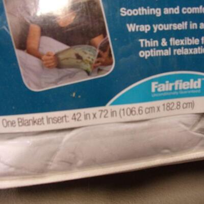 Lot 105 - Poly-Fil Weighted Blanket Insert | EstateSales.org