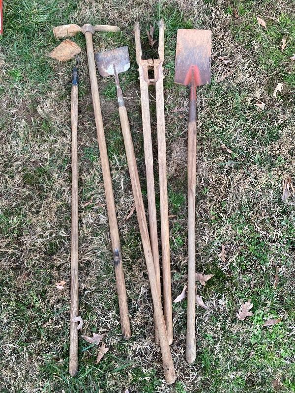 5 Piece Digging Edging Hoe Post Hole | EstateSales.org