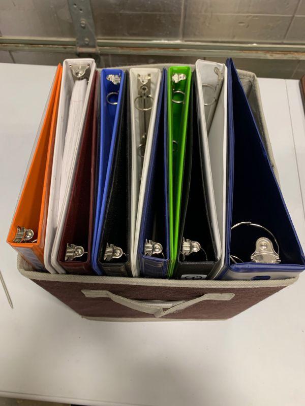 #325 Hard Shell Binders | EstateSales.org