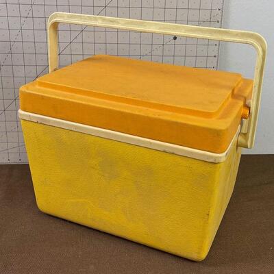 #370 Vintage Yellow Cooler | EstateSales.org