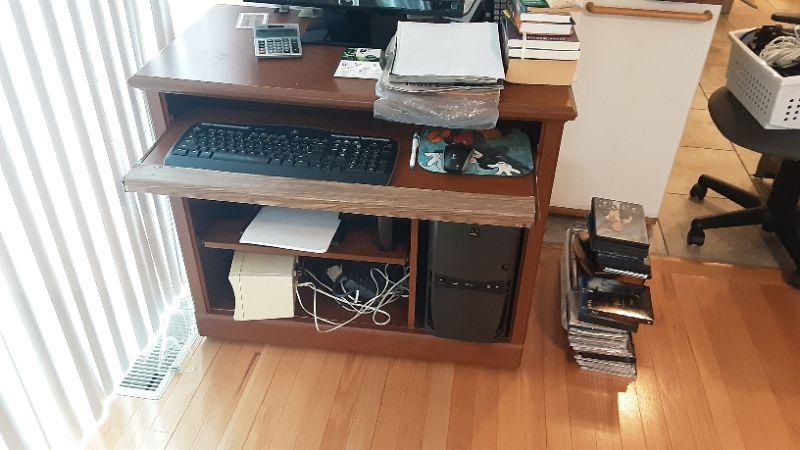 USED computer desk | EstateSales.org