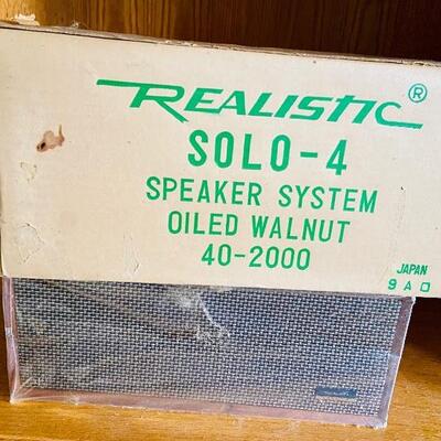 Lot 194D: Vintage Realistic speakers | EstateSales.org