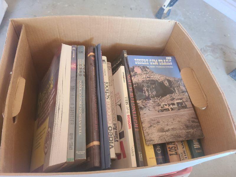 Box Lots | EstateSales.org