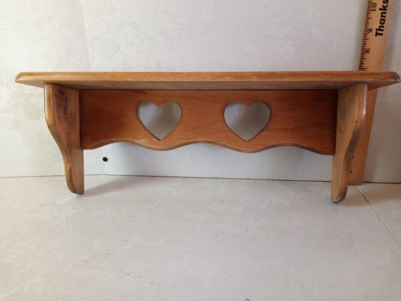 1259, 60, 61 hanging nic nac shelves | EstateSales.org