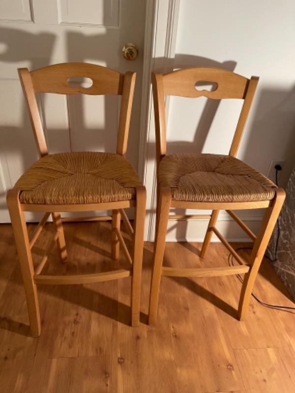 B558 Pair of Rush Seat Bar Stools | EstateSales.org