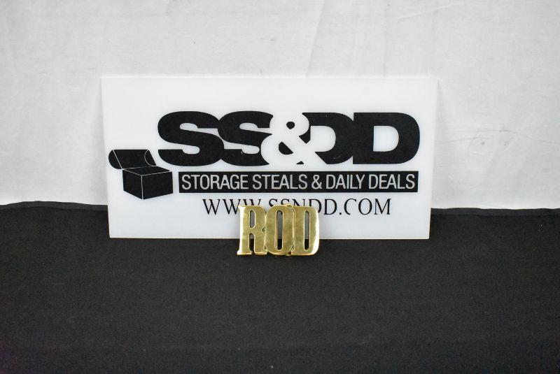 Solid Brass "Rod" Belt Buckle | EstateSales.org