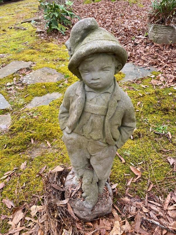 Boy statue | EstateSales.org