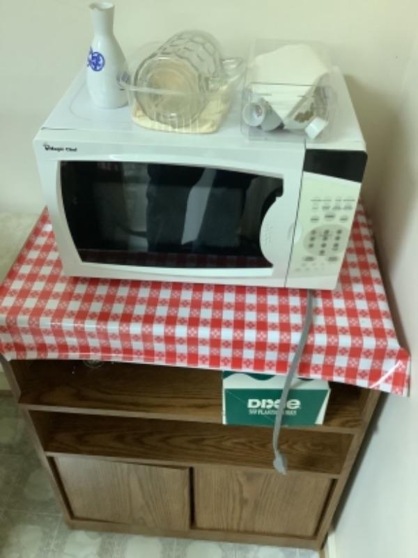 Microwave Table WITH Microwave | EstateSales.org