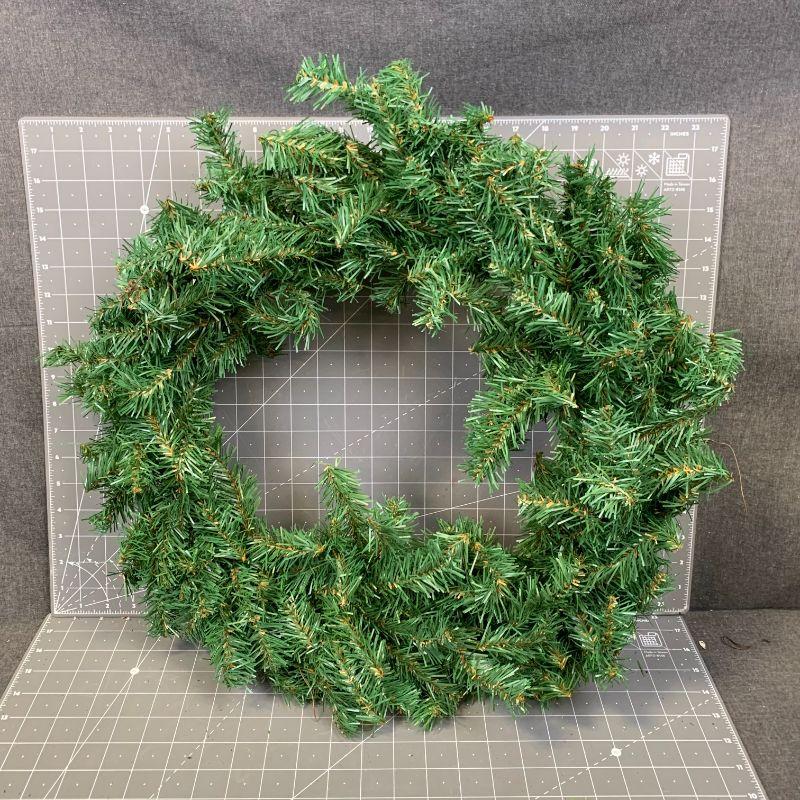 #44 Blank Wreath | EstateSales.org