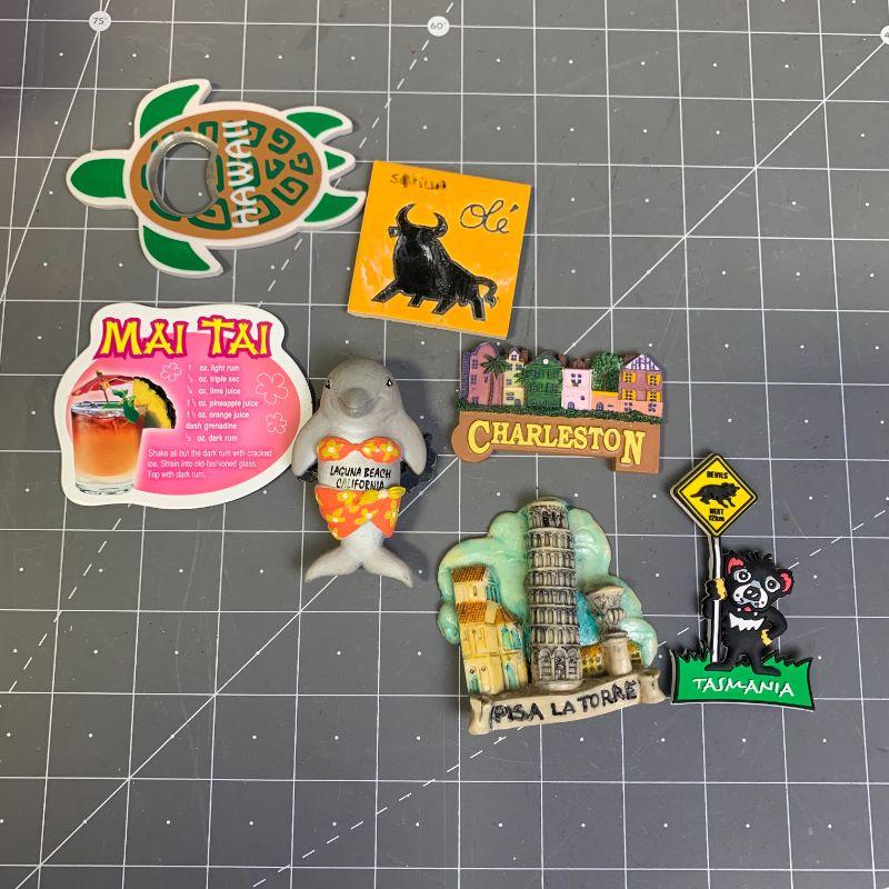 #144 Travel Magnets | EstateSales.org