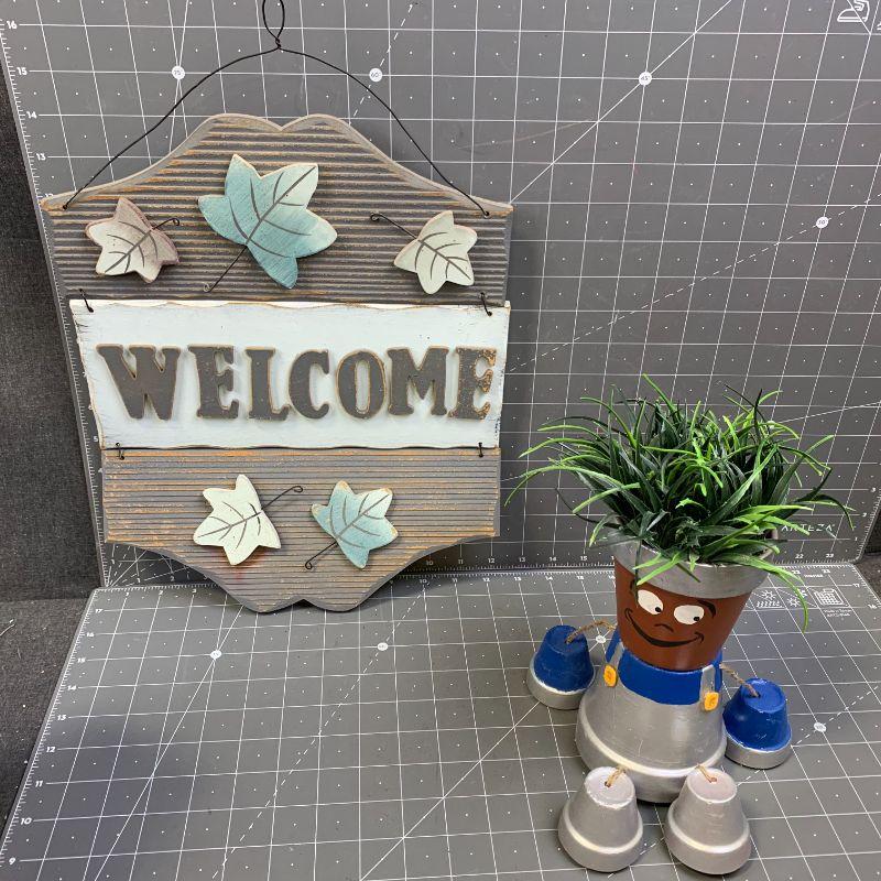 #243 Welcome / Plant Decor | EstateSales.org