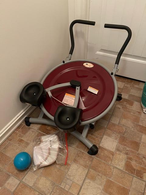Lot 30: Ab Circle Exercise Pro | EstateSales.org