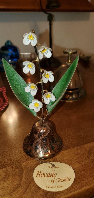 Vintage Bell Bovano of Cheshire Flowers | EstateSales.org