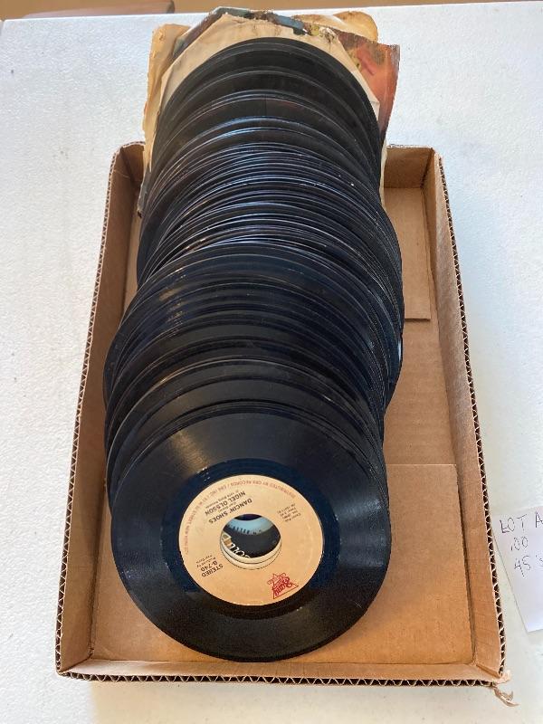 Lot 39 s 100 45 RPM Album Record LP’s Vinyl LOT C | EstateSales.org