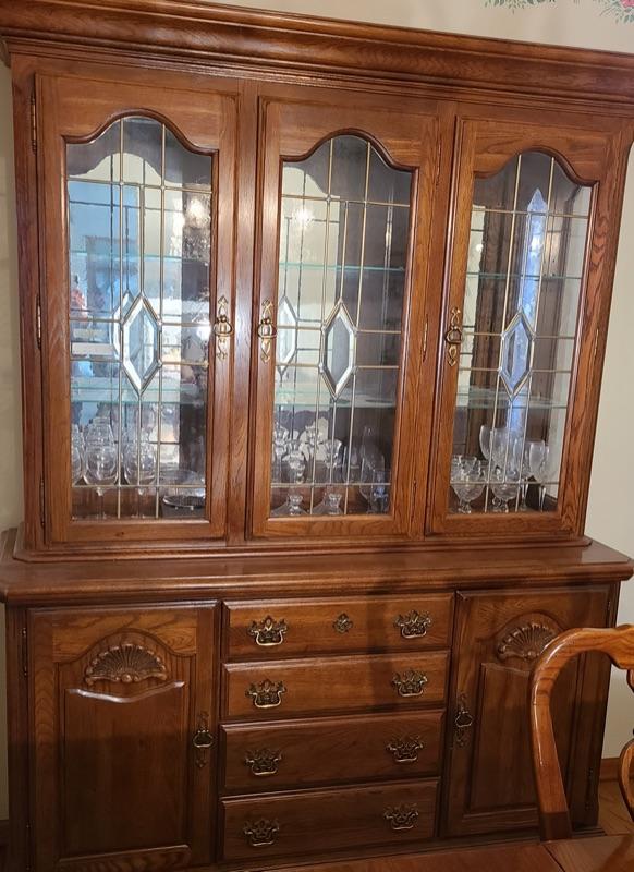 Lot 190: Kincaid Lighted Curio Buffet with Leaded Glass Windows ...