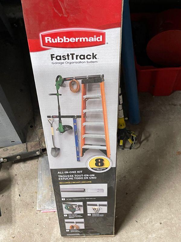 Rubbermaid fast track organizer #2 | EstateSales.org
