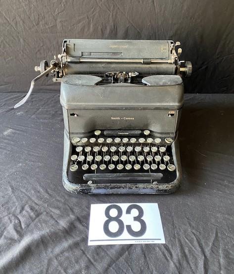 LOT#L83: Vintage Smith-Corona Superspeed Typewriter | EstateSales.org