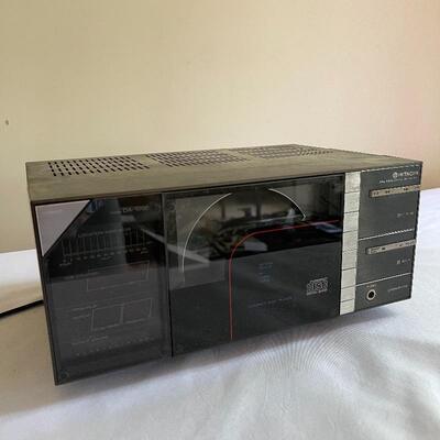 Lot 28 - Hitachi DA-1000 CD player | EstateSales.org