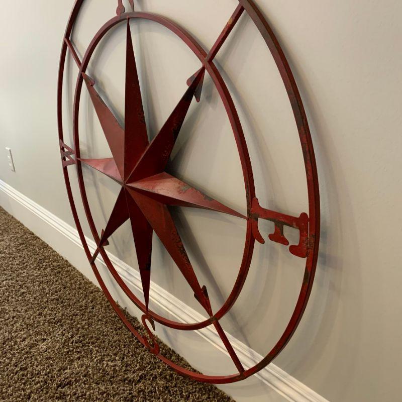 Large Compass Decor | EstateSales.org