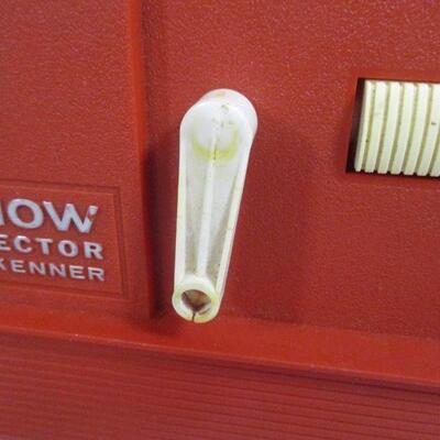 Lot 55 - Vintage Kenner Easy Show Movie Projector | EstateSales.org
